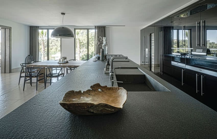 Primus Surfaces - Natural Stone Quartz & Porcelain Countertops